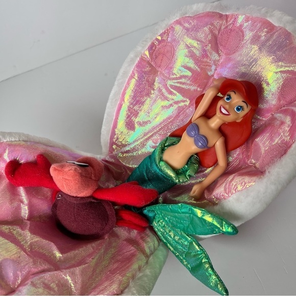 Disney | Toys | Vintage Little Mermaid Ariel Sebastian Clam Shell ...